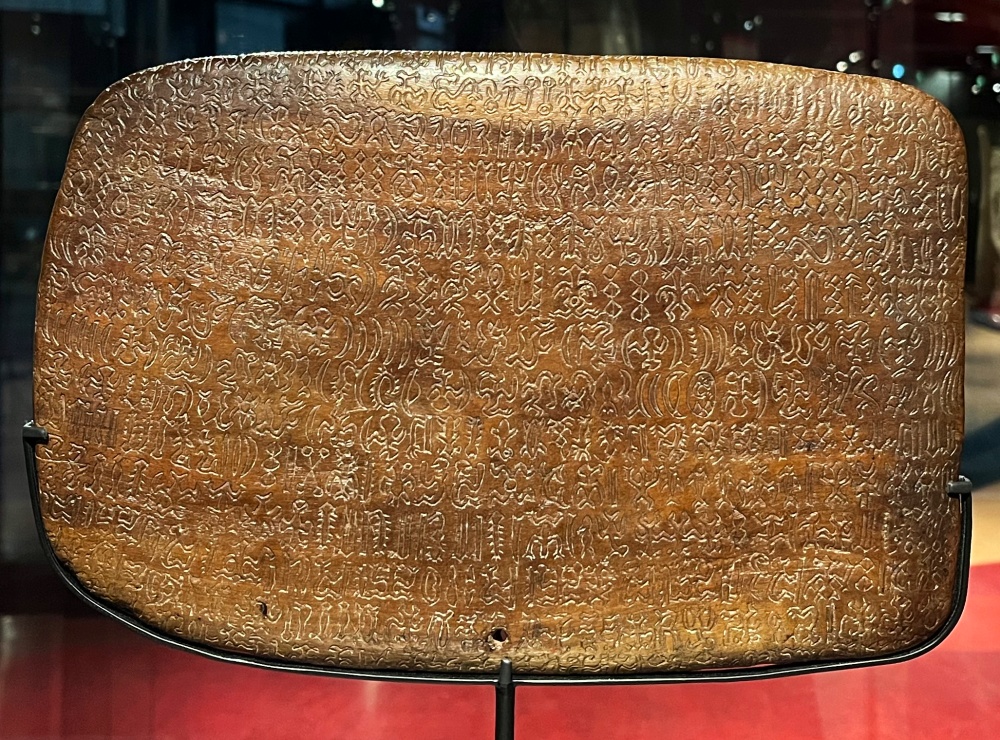 Les tablettes de Rapa Nui – Détours d'Océanie